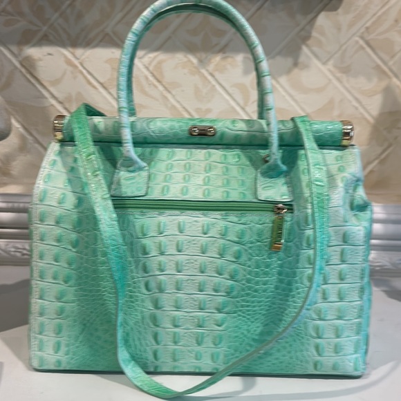 Giada Pelle | Bags | Genuine Leather Made In Italy Soft Lime Green ...